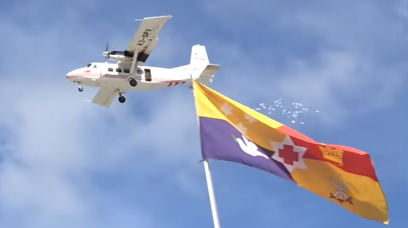 Money falls from sky, late Baron Vaea first Tongan pilot remembered ...