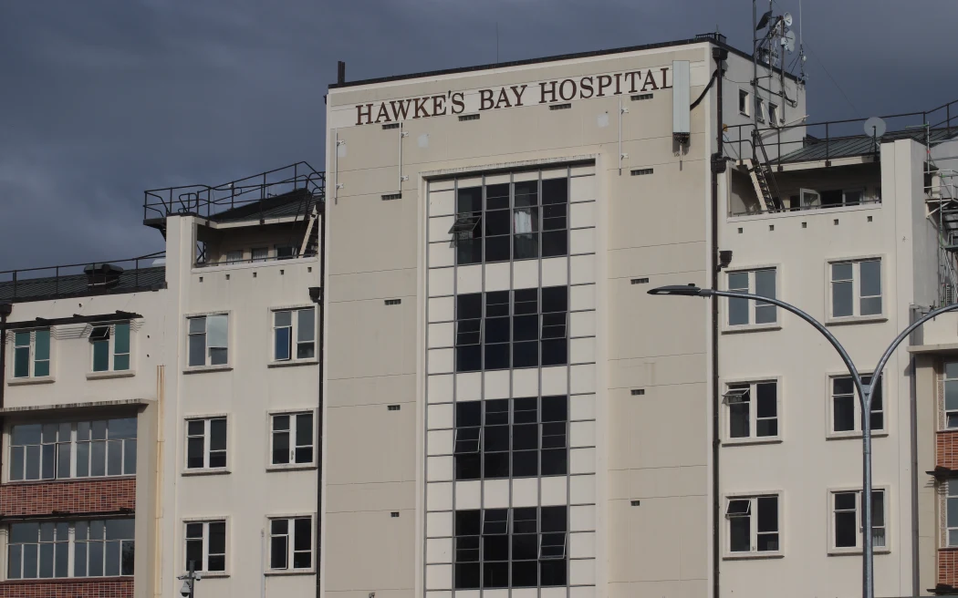 Man died from brain injury after breathing tube inserted incorrectly ...